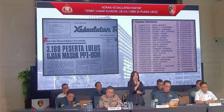 Bareskrim Polri : Hasil Uji Forensik Menunjuk ijazah S1 UGM Milik Jokowi adalah Asli - Gurindam TV