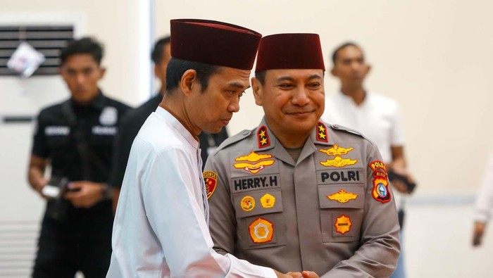 Ustaz Abdul Somad Memuji Kapolda Riau Irjen Pol Herry Heriawan 'Ketua ...